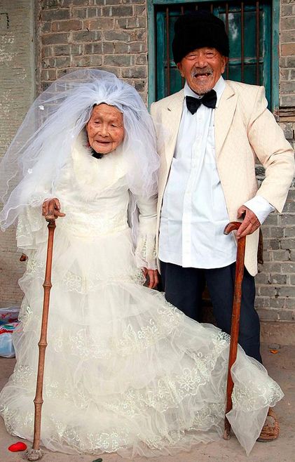 Obehi Okoawo's Blog: Are They The World's Oldest Bride And Groom?