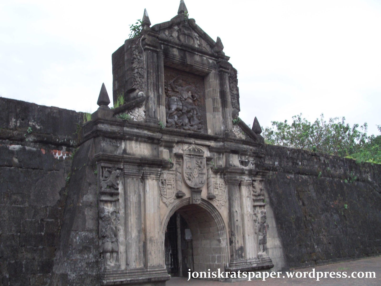 Travel and Paper Perspectives: A Walk in the Historical Fortress