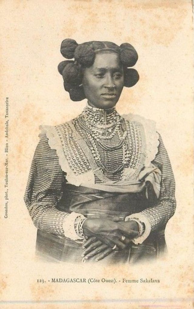 20 Vintage Photos of Madagascan Women Showcasing Their Beautiful ...
