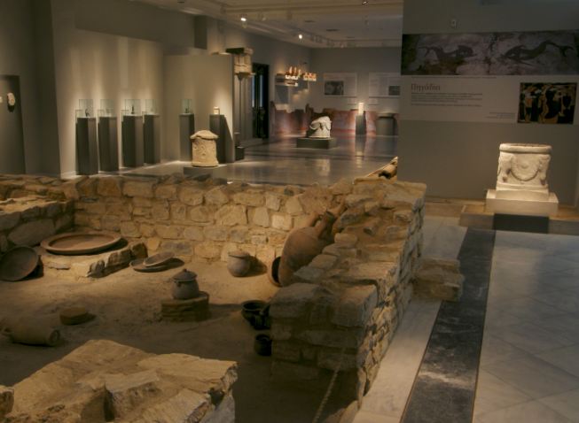 «50 χρόνια Αστερίξ» στο «Αθανασάκειο» Αρχαιολογικό Μουσείο Βόλου ~ Artanis