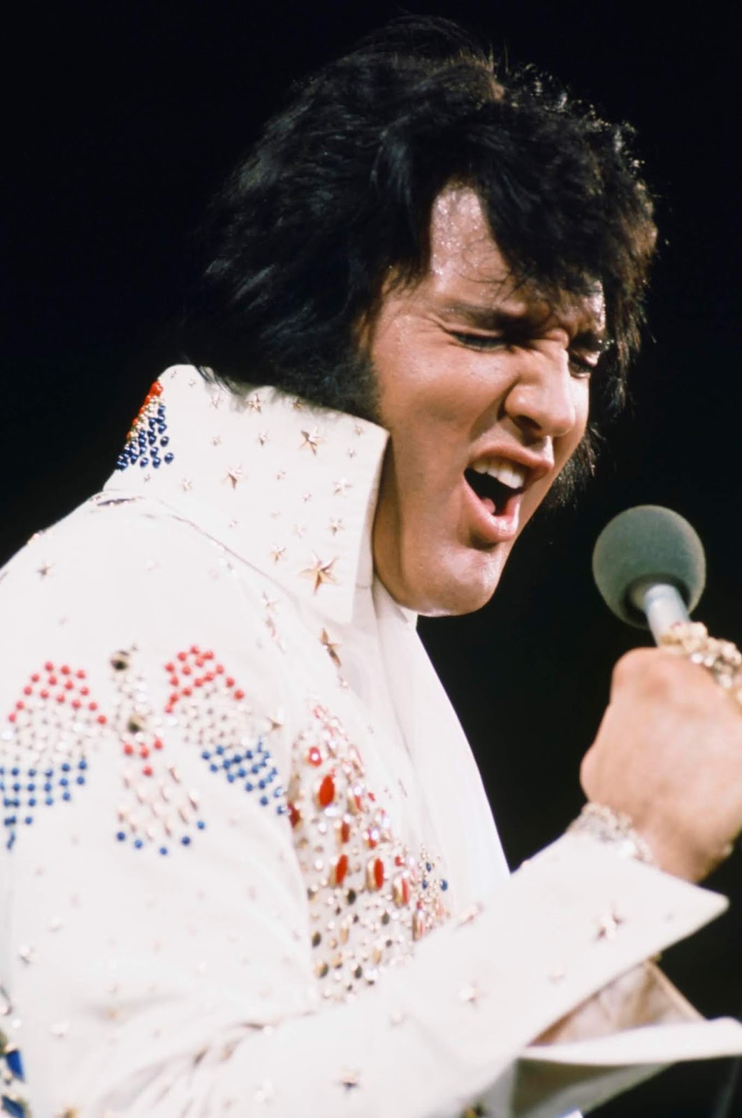 Elvis - IMAGES his wonderful smile