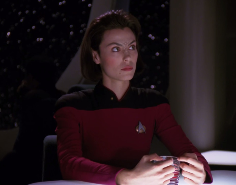 Book Junkie: Happy birthday, Ensign Ro!