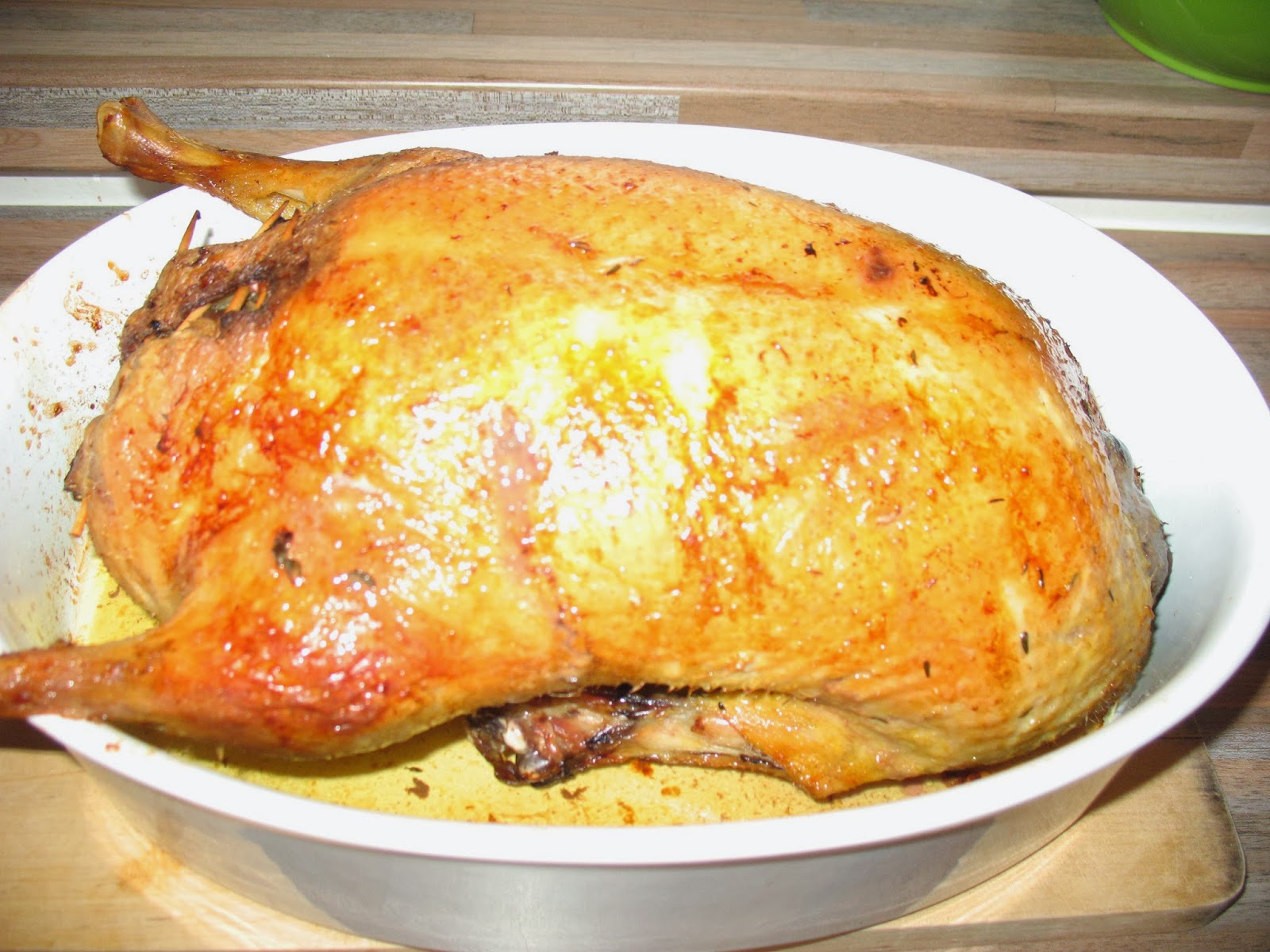 kuhana i pečena: PATKA PUNJENA HELJDOM, JETROM I BADEMIMA