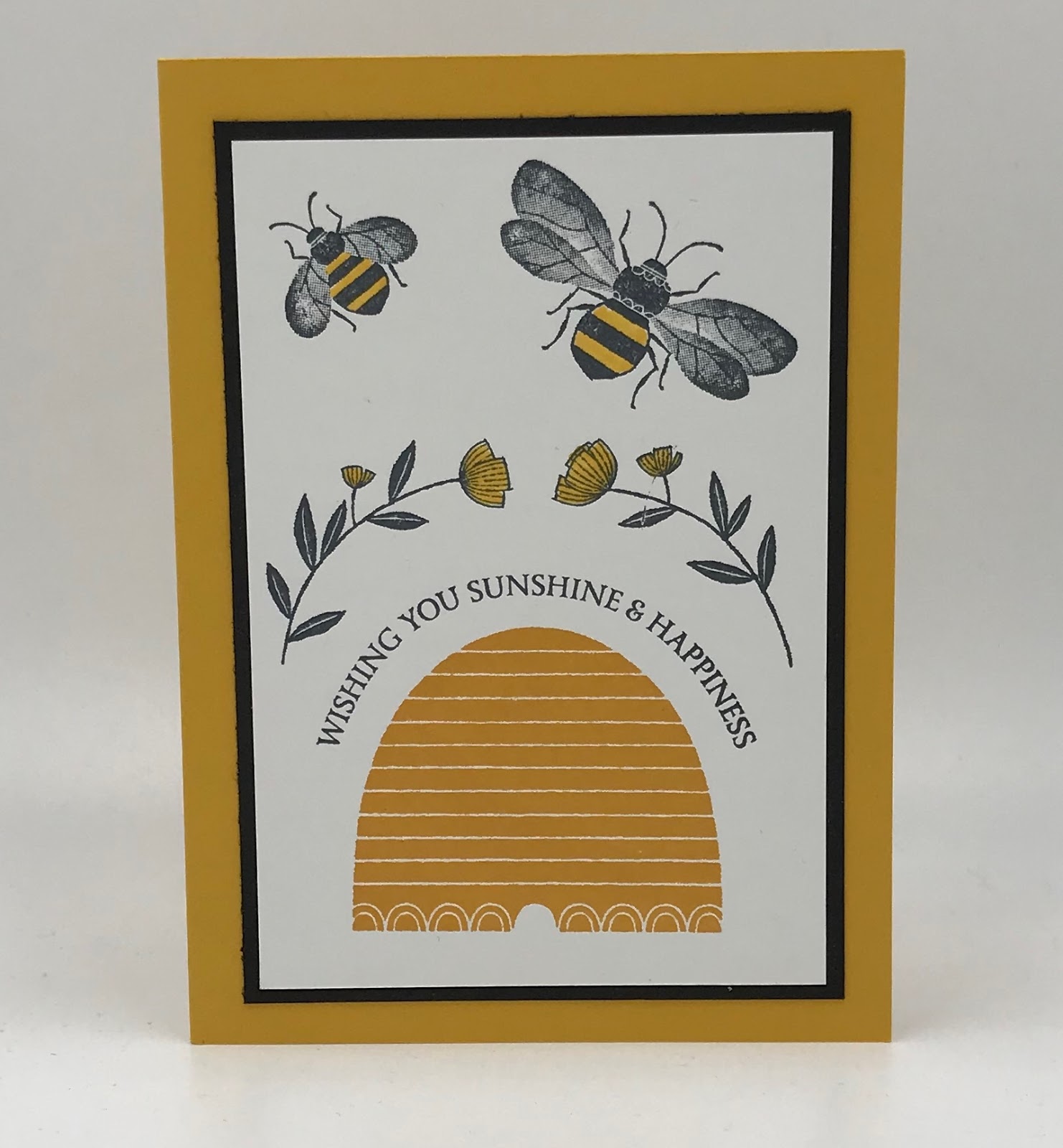 JD Papercrafts: Simple Stamping Honey Bee Cards