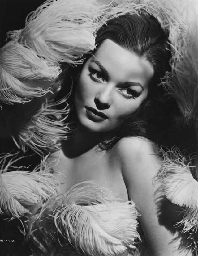 35 Gorgeous Photos of American Actress Hazel Brooks in the 1940s ...