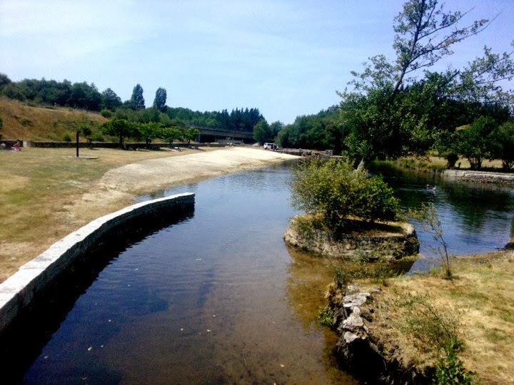Guía de monumentos de un trotamundos stopover: playa fluvial lucense de ...