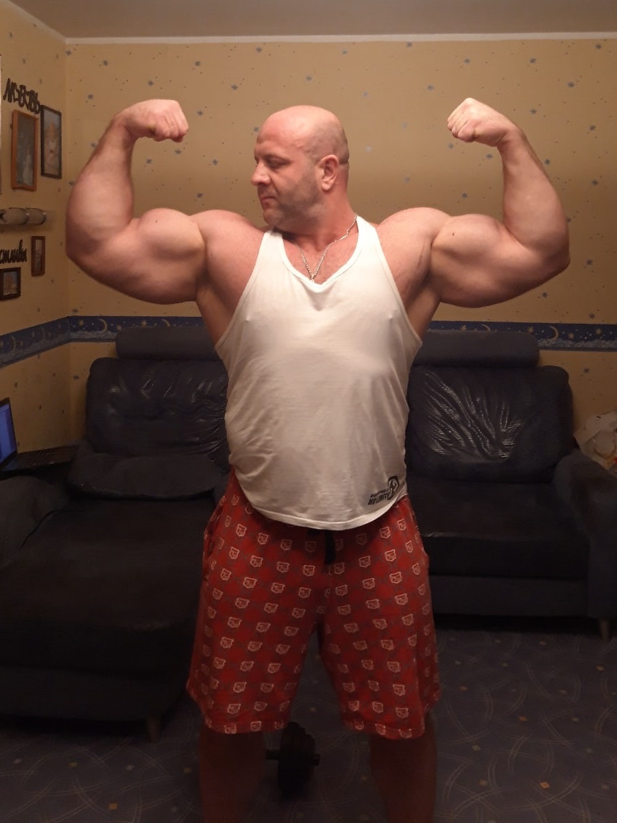 Muscle Lover: Viktor Goncharov