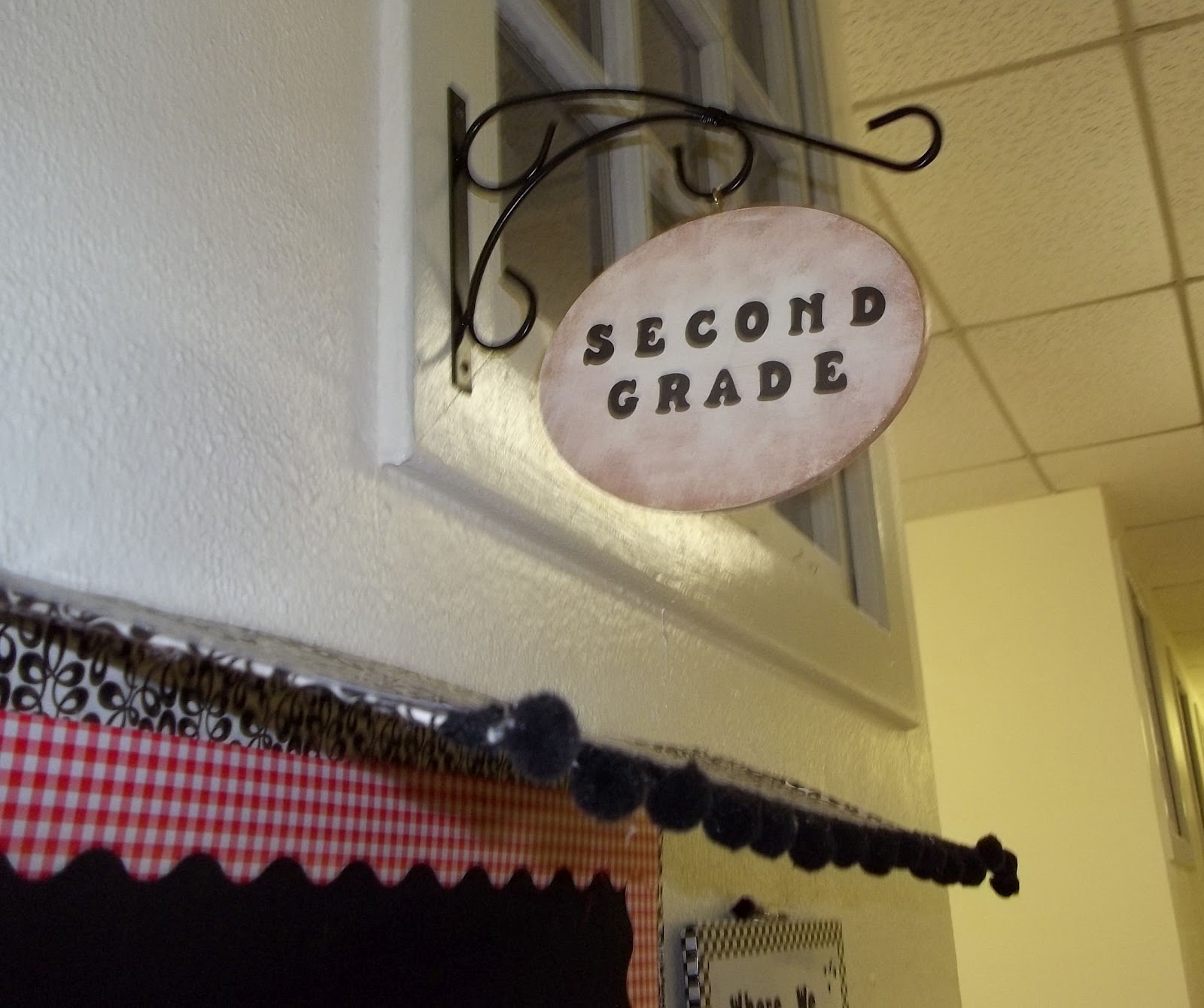 Mrs. Rhodes' Scholars: 50's Diner Classroom....Rockin' Out in 2nd Grade!