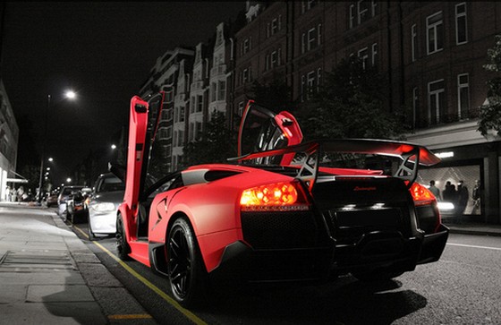 Lamborghini aventador red car open door back view | nineimages