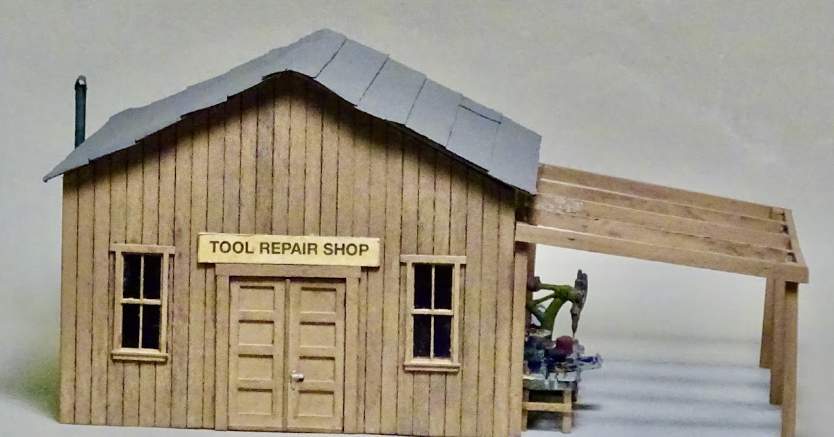 Model Railroad Minutiae: Tool repair shop model start