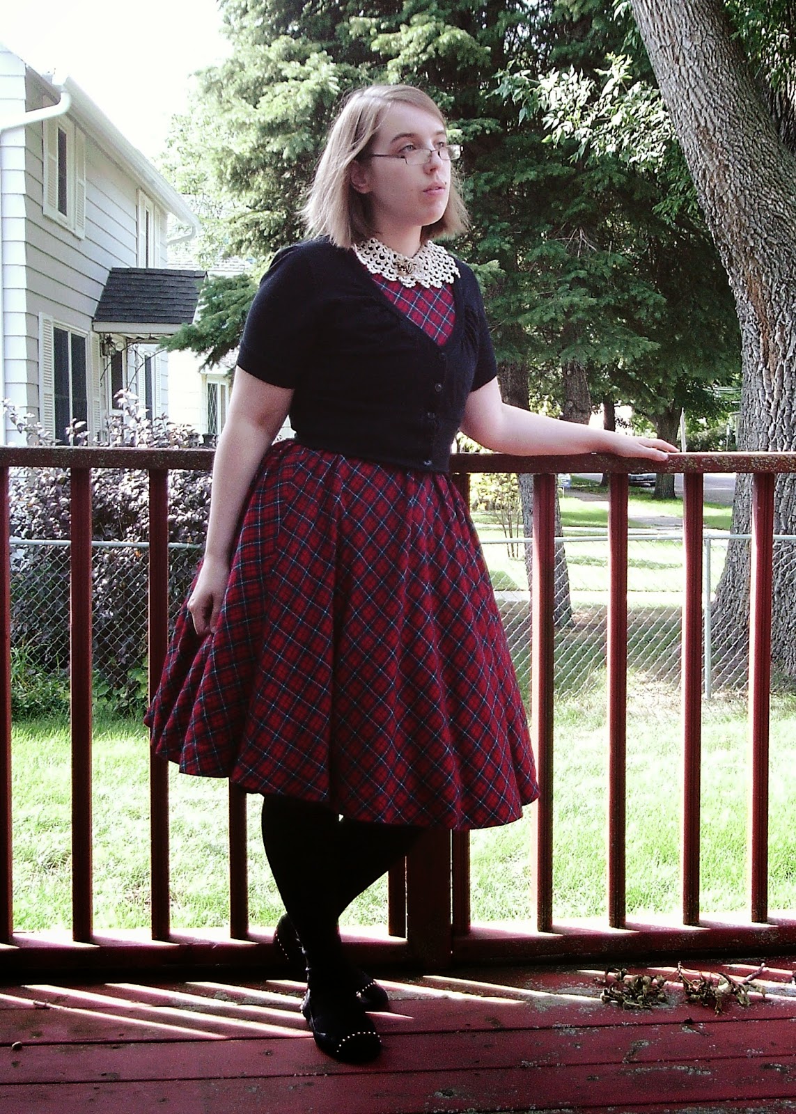 Bookish Beauty: Outfit of the Day: Vintage Plaid