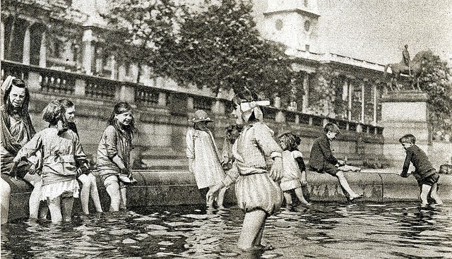 56 Amazing Vintage Photos of Everyday Life in London in the 1920s ...