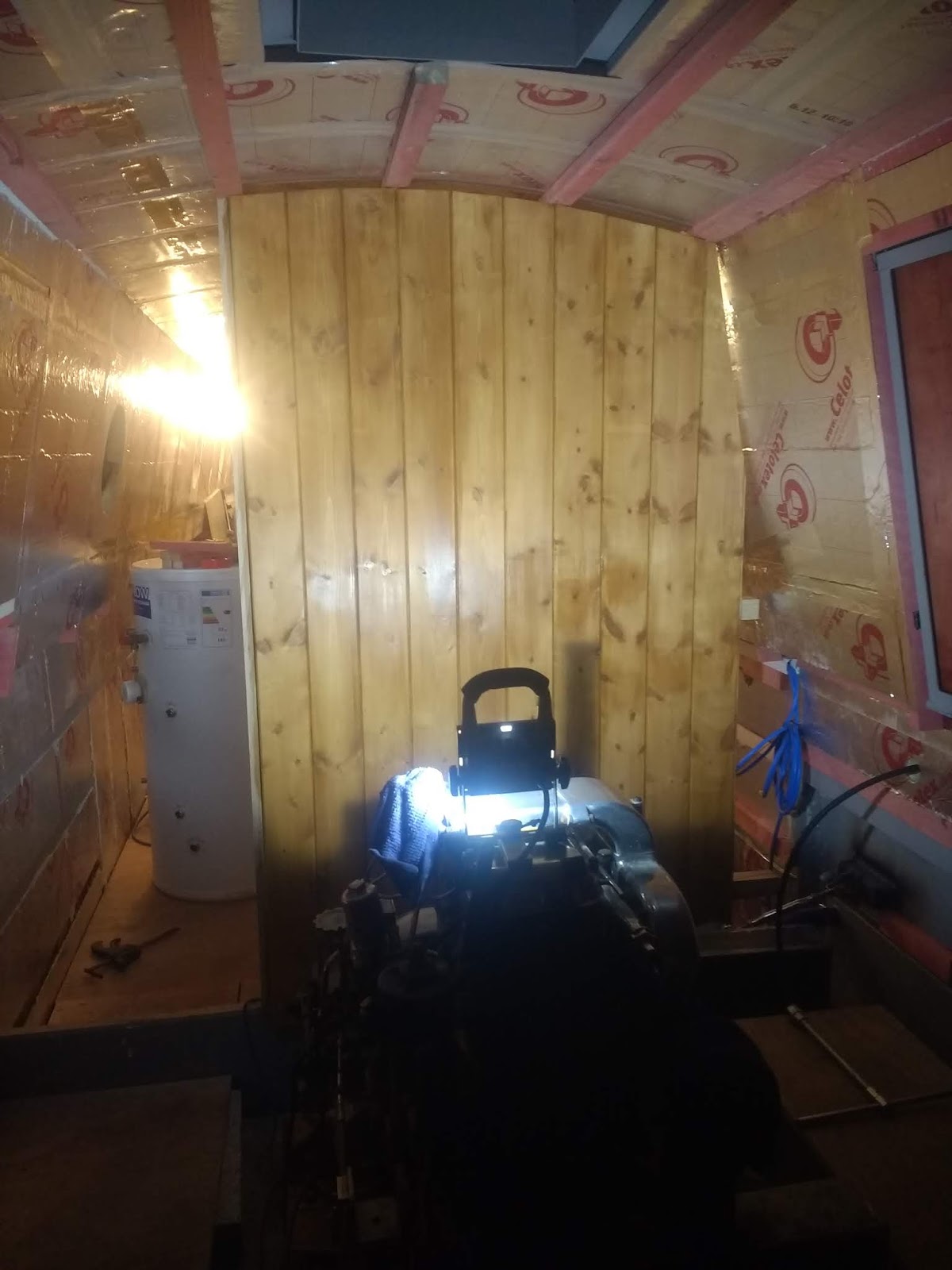 Narrowboat Calbourne: Engine room bulkhead and electrics