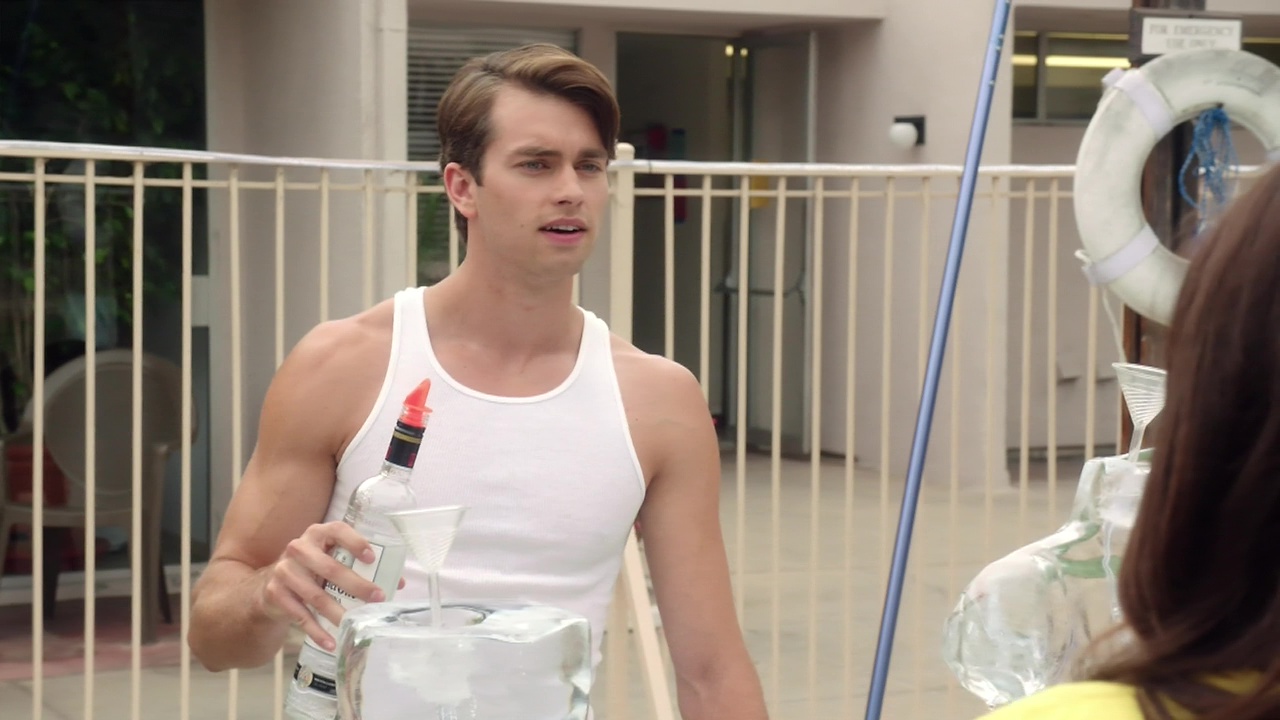 ausCAPS: Pierson Fodé, Kevin Weisman and Nate Torrence shirtless in ...