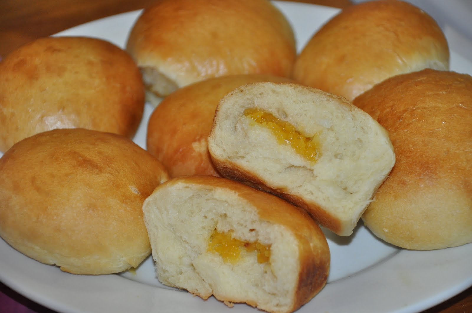 NAZA CAKES HOUSE: Roti manis inti kaya