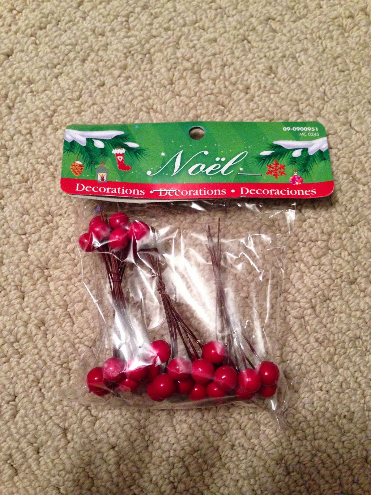 Life on Summerwood Blvd: Christmas table decor...That won't break the ...