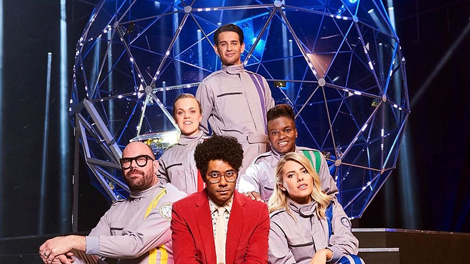 Celebrities confirmed for the Crystal Maze Christmas special ...