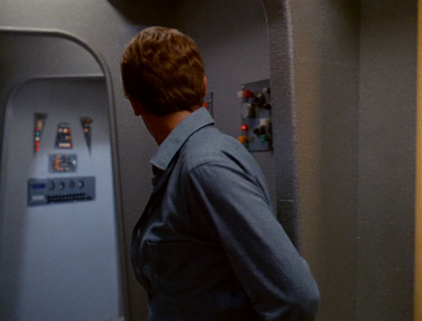 THE INVADERS: Episode 25: Dark Outpost - 10/24/67