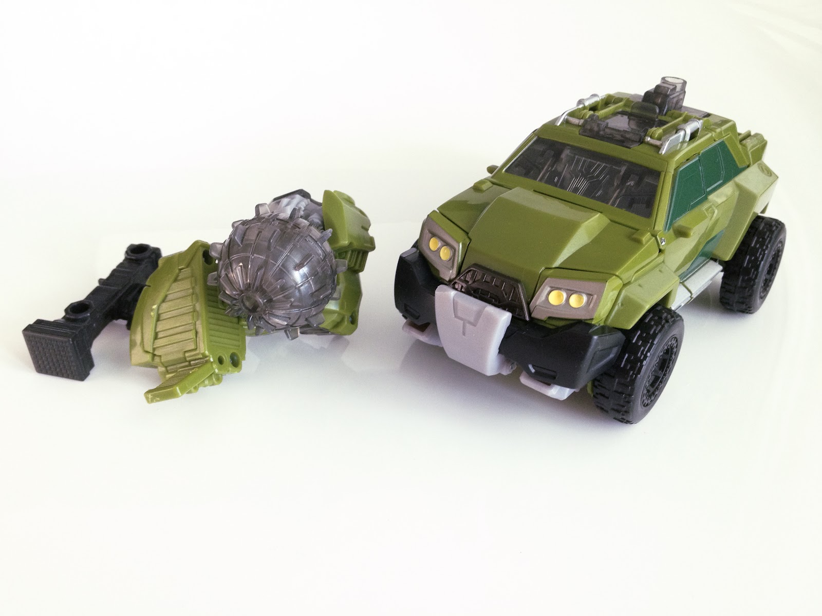 Red Dot Hobbies: Transformers Prime RID Voyager Bulkhead