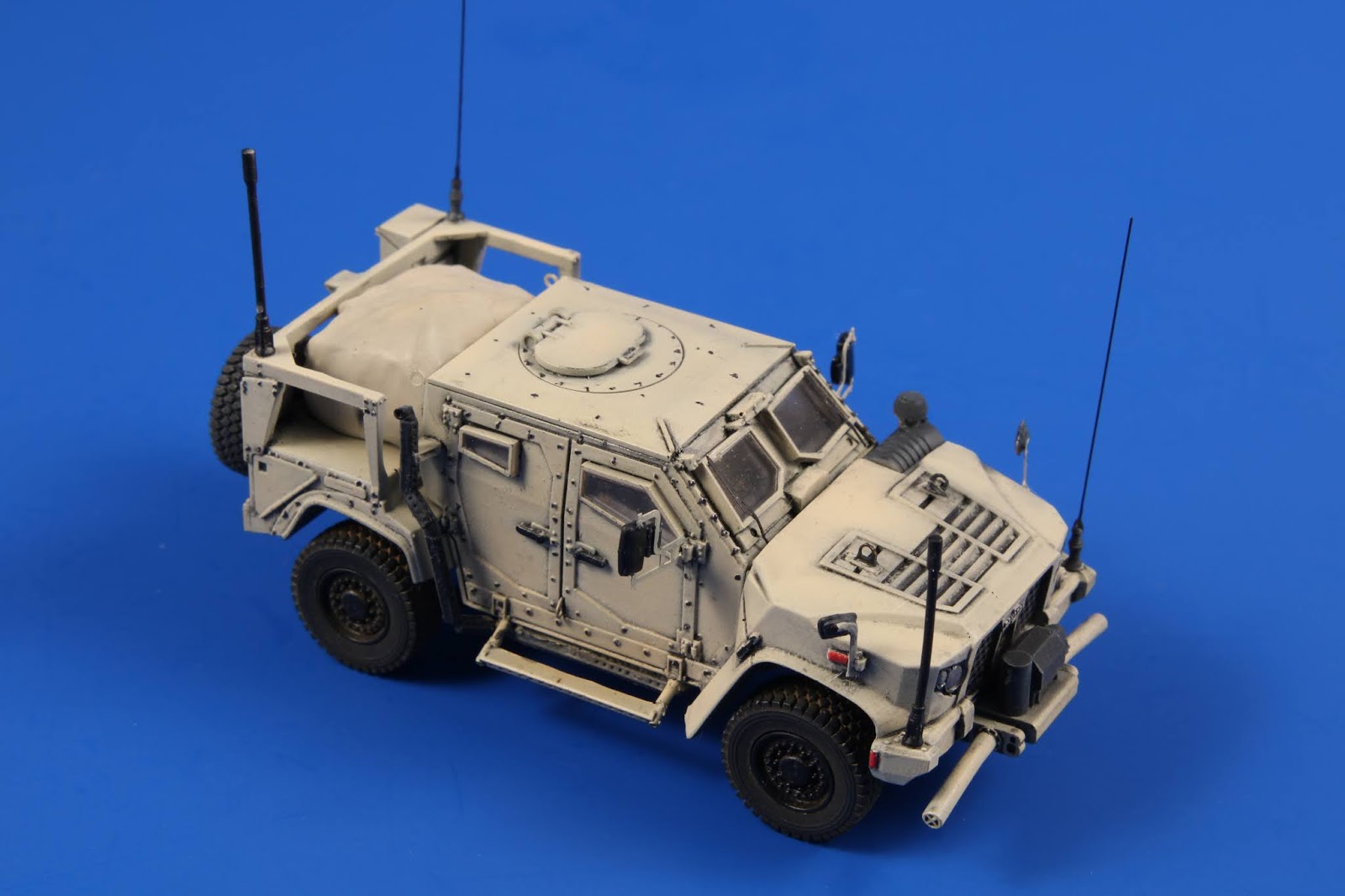 M1280/JLTV - Martin's neatly finished MV124 kit