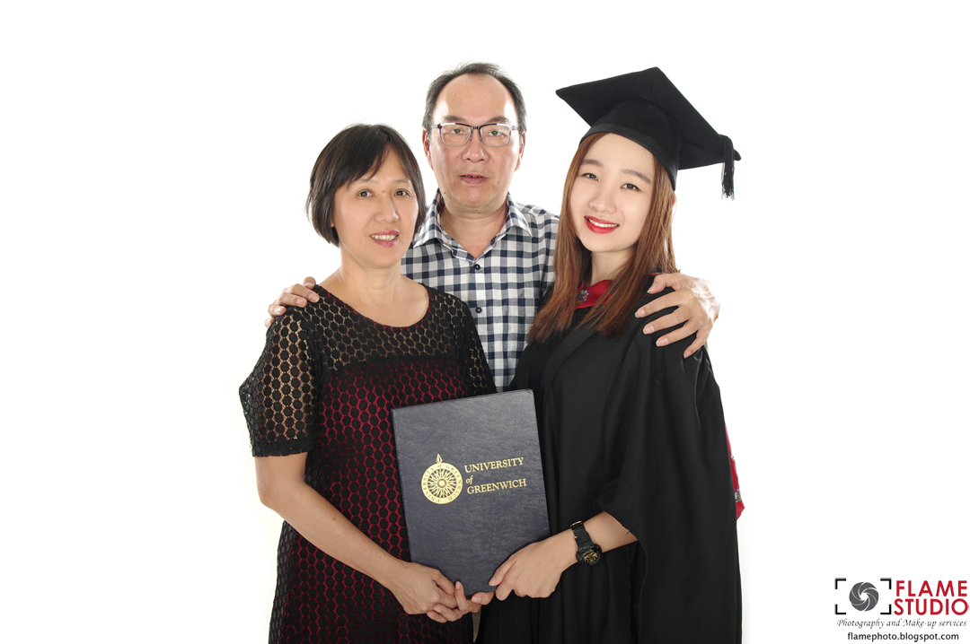 Flame Graduation Photography Studio: (72) Graduation Convocation Family ...