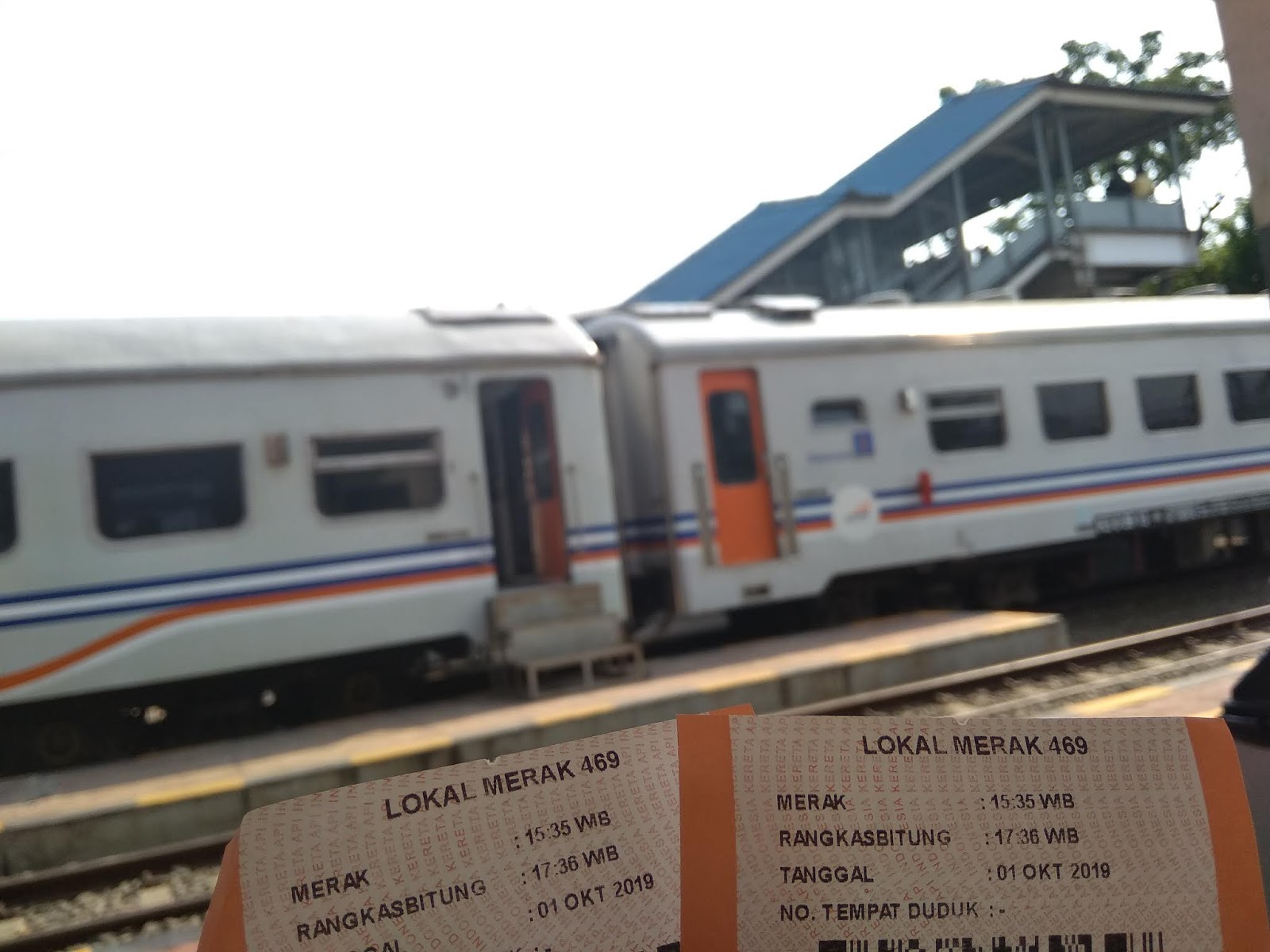 Naik Kereta Api Lokal dari Pelabuhan Merak ke Stasiun Serang