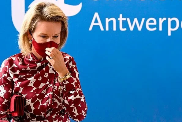 Queen Mathilde visited the Centre for the Evaluation of Vaccinations