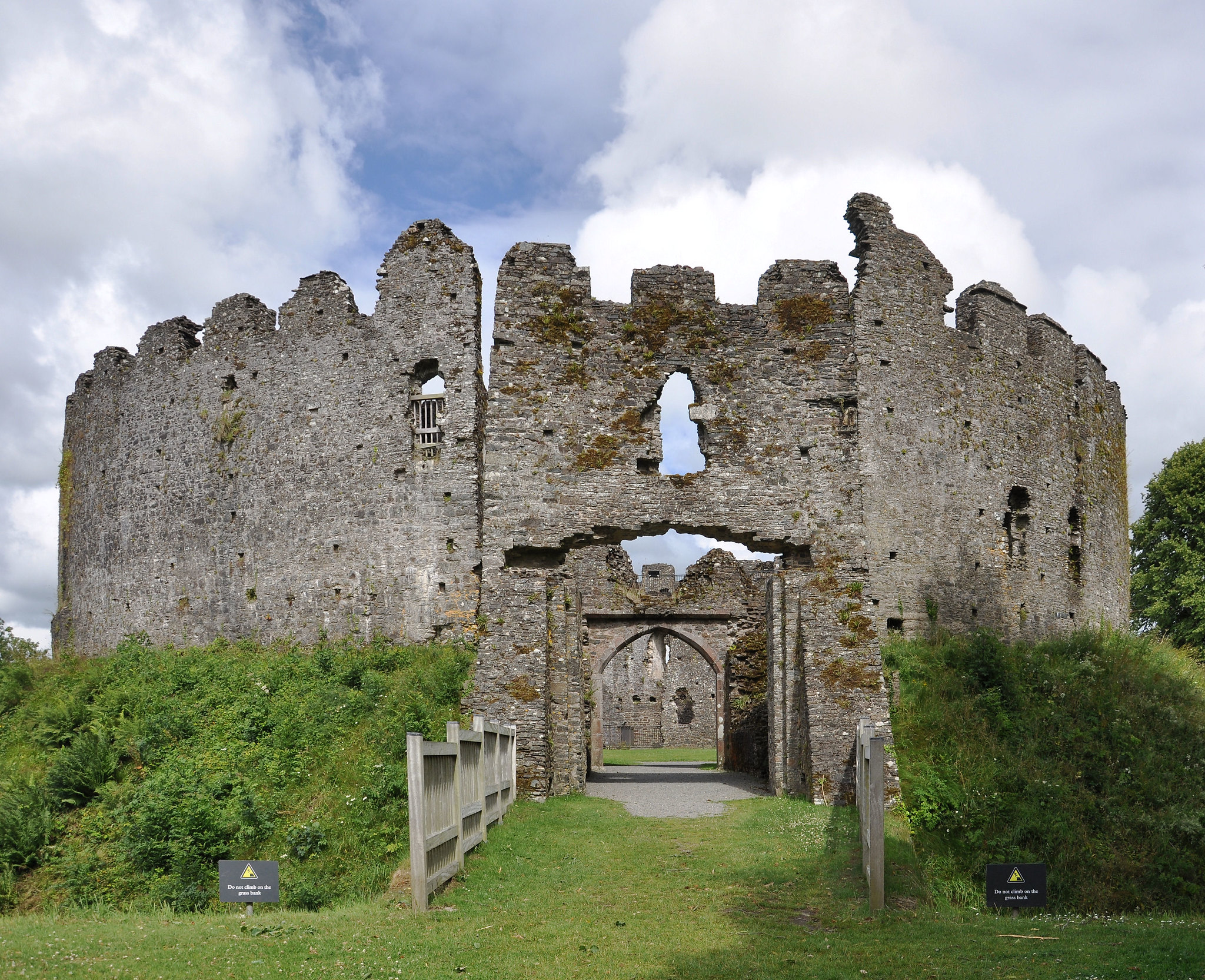 Norman Castle of Restormel in Cornwall (with Map & Photos)