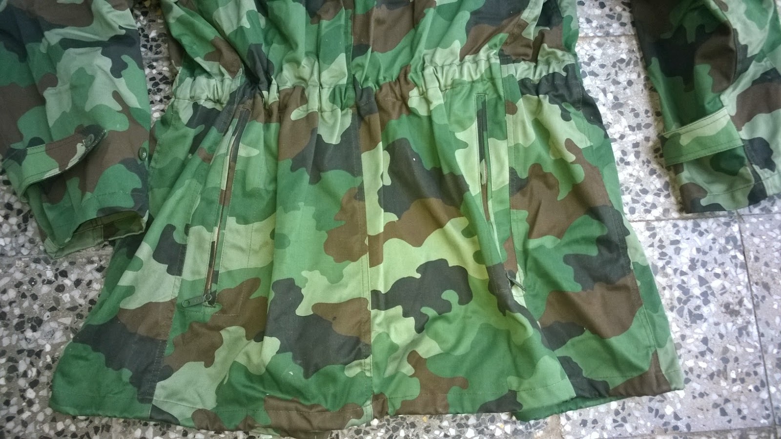 Military Camouflage: Serbian army Camouflage M93 jacket with black neck fur