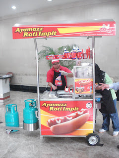 PERTANIAN LANJUTAN: Kiosk Ayamazz Roti Impit