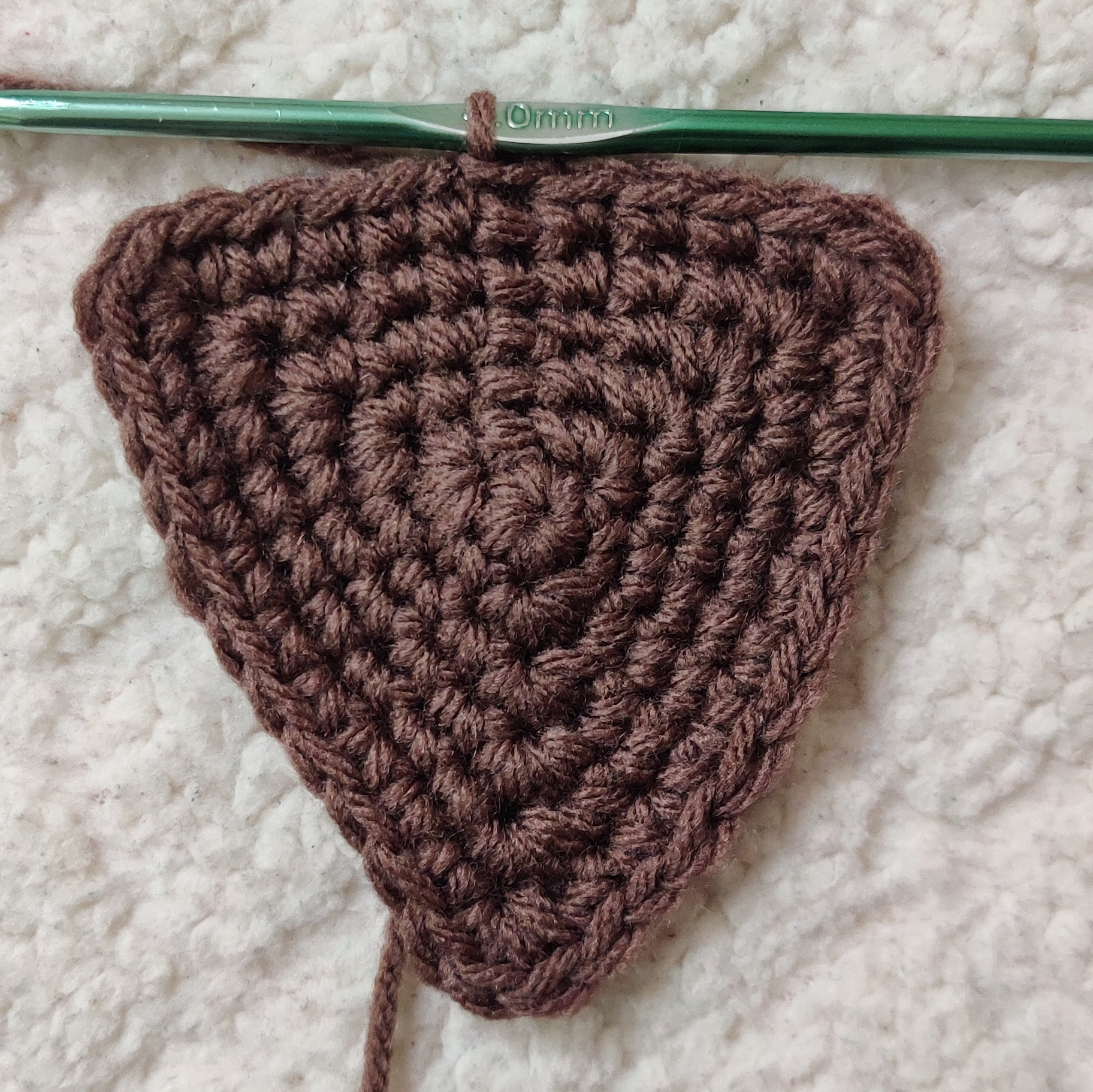 Raji's Craft Hobby: How To Make a Single Crochet Solid Triangle