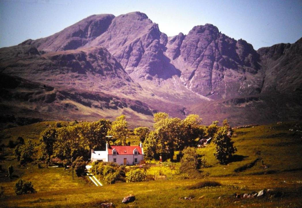 Tour Scotland: Tour Scotland Photograph Cottage Torrin Scotland