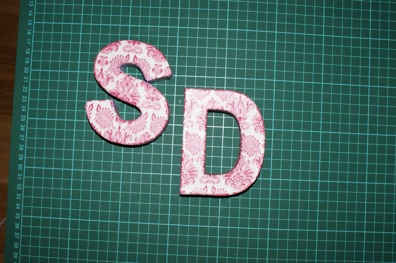 Colorful Hobbies: DIY: Decoupage letters for child´s bedroom