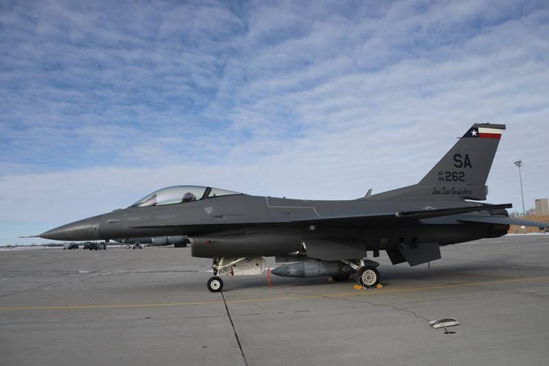 ANG F-16 gets new dark gray paint - Blog Before Flight - Aerospace and ...