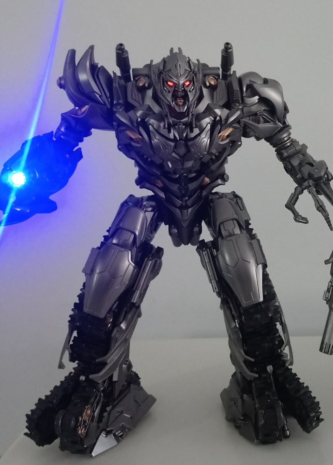 Transformers Yetmodark: BMB TANK MEGA COMMANDER LS-06, KO OVERSIZED ...