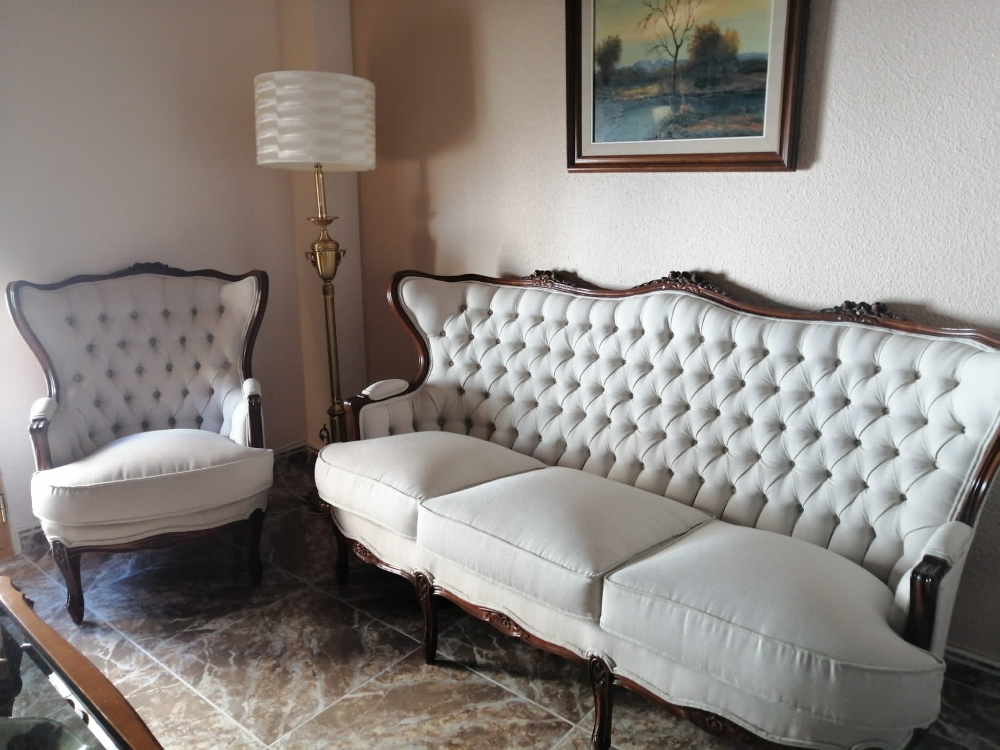 .: TRESILLO EN CAPITONÉ