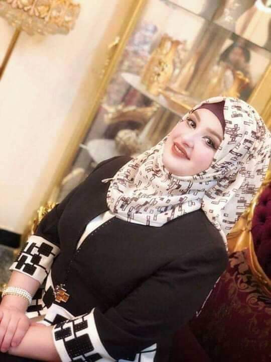 أنا دكتورة يمنية محجبة أرغب في الزواج من شاب عربي مسلم