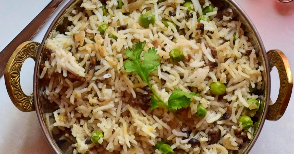 Veggiesome: Dhingri Mutter Pulao