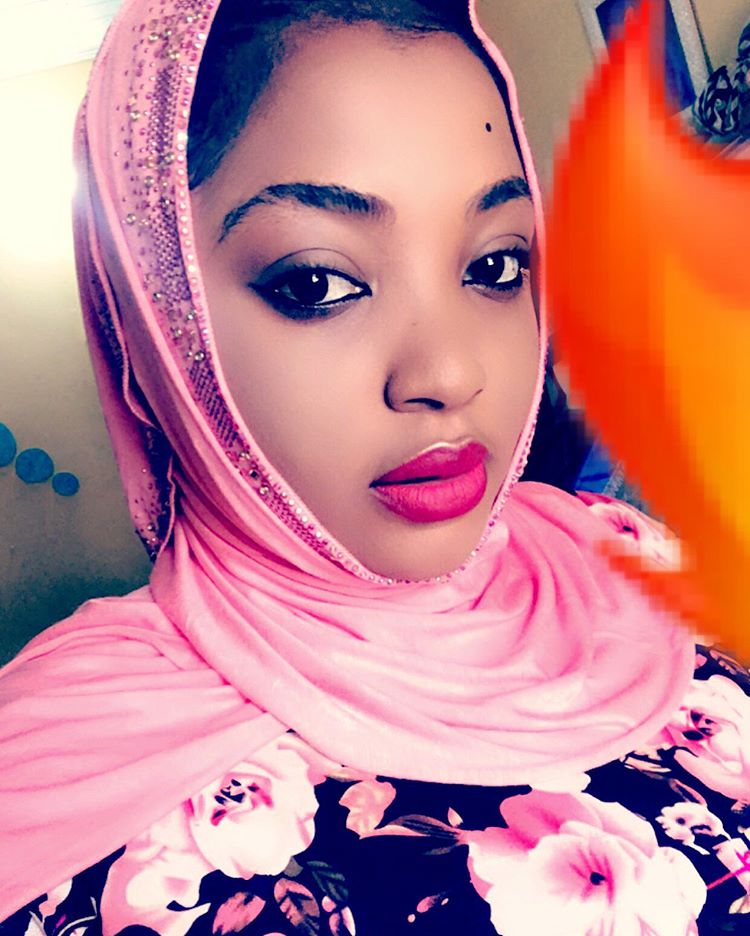 Kalli Zafaffan Hotunan Aisha Tsamiya Da Na Burge Mutane - HausaLoaded ...