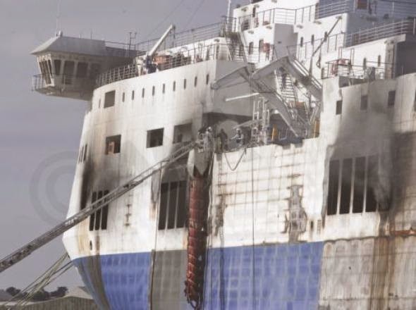 AN EINAI ΔΥΝΑΤΟΝ... ΑΥΡΙΟ ΘΑ ΦΤΑΣΟΥΝ ΜΕ C-130 ΣΤΗΝ ΕΛΕΥΣΙΝΑ, ΟΙ ΤΡΕΙΣ ...
