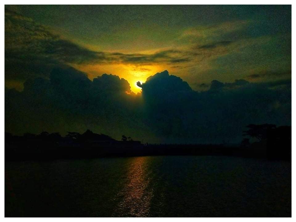 দেয়াল (Deyal): ছবি ঘর - এম ডি এইচ সাকিব