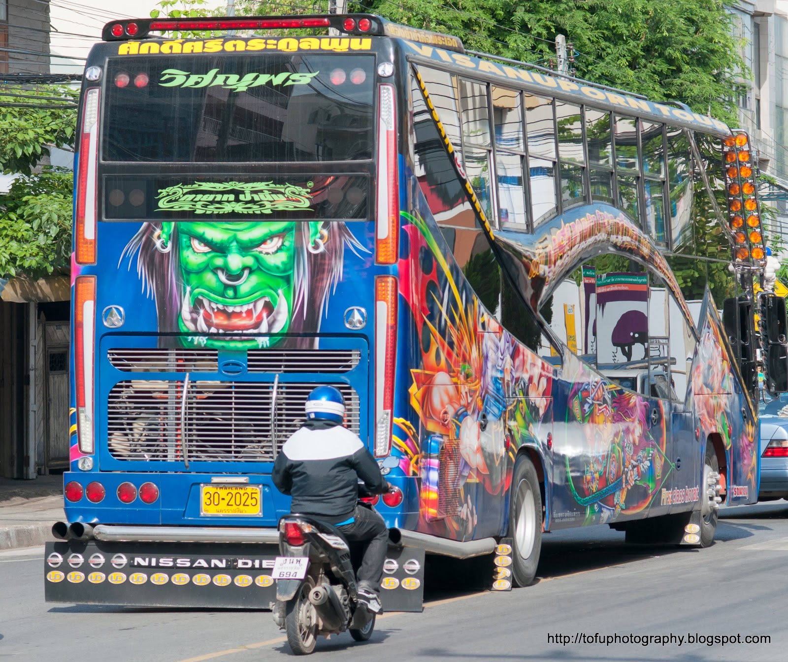 Tofu Photography: Amazing bus!