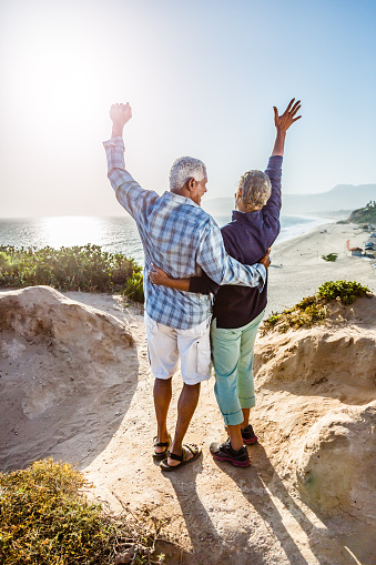 Por el Poder de Su Presencia (Rev. Lorena Gamboa)