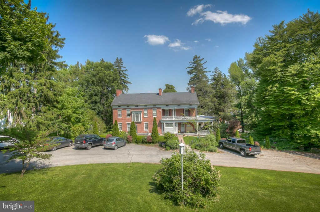 Sweet House Dreams: Emig Mansion, 1850 Georgian in Emigsville, Pennsylvania