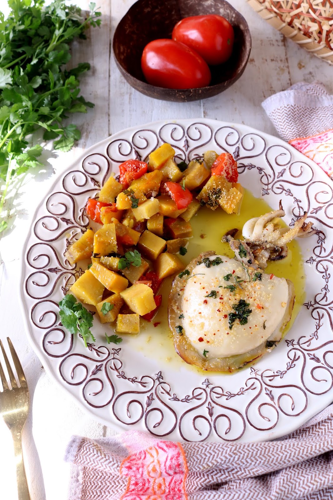 Nárwen's Cuisine - Sabores do Mundo : Choco Assado com Batata Doce e Tomate