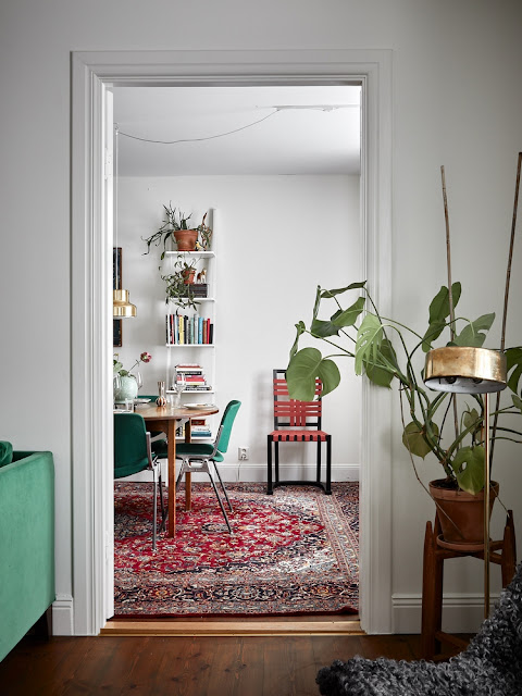 découvrir l'endroit du décor : JOLIE ASSOCIATION DE COULEURS... ROUGE ...