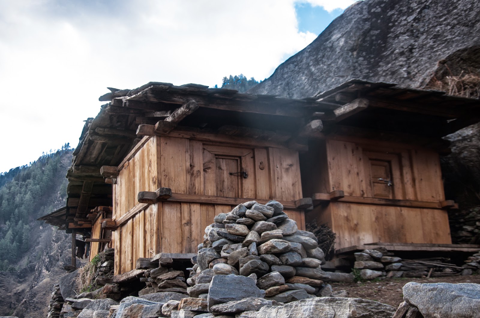 Travails and Travels: An evening in Gangar, a remote Himalayan Village ...