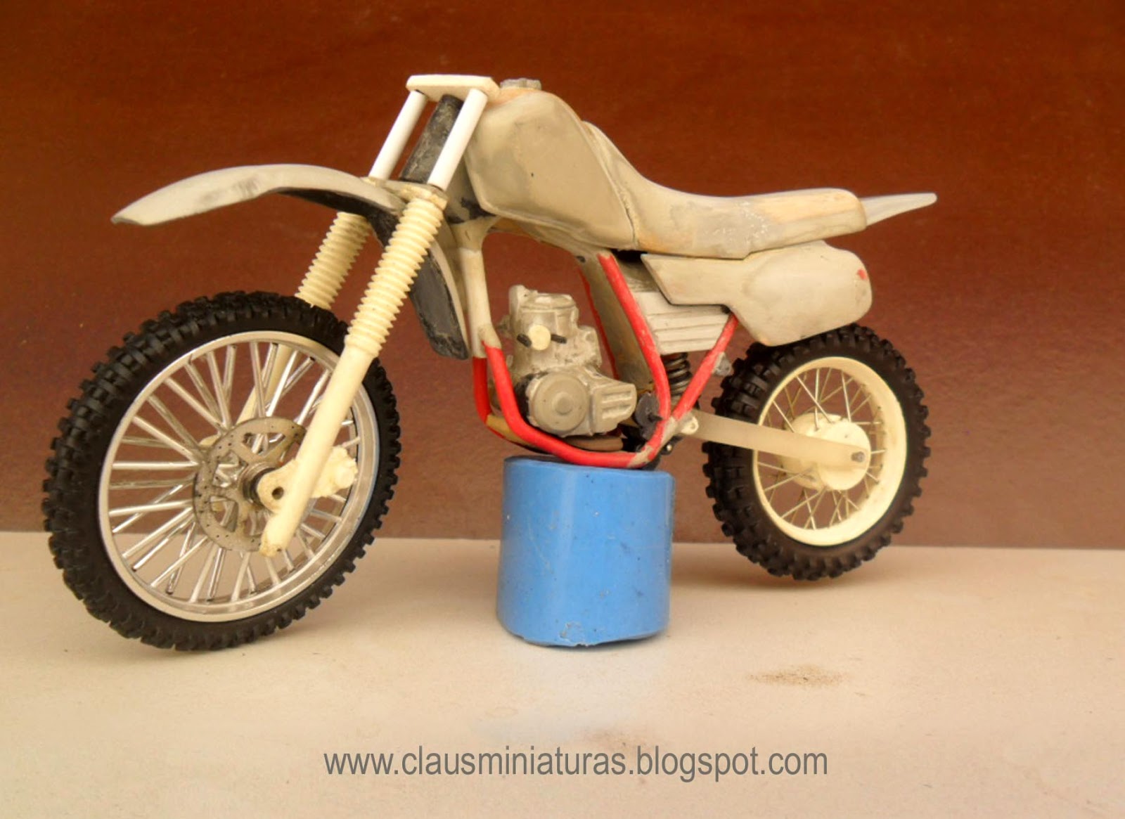 Claus Miniaturas: Projeto em andamento: Yamaha DT 200 de trilha
