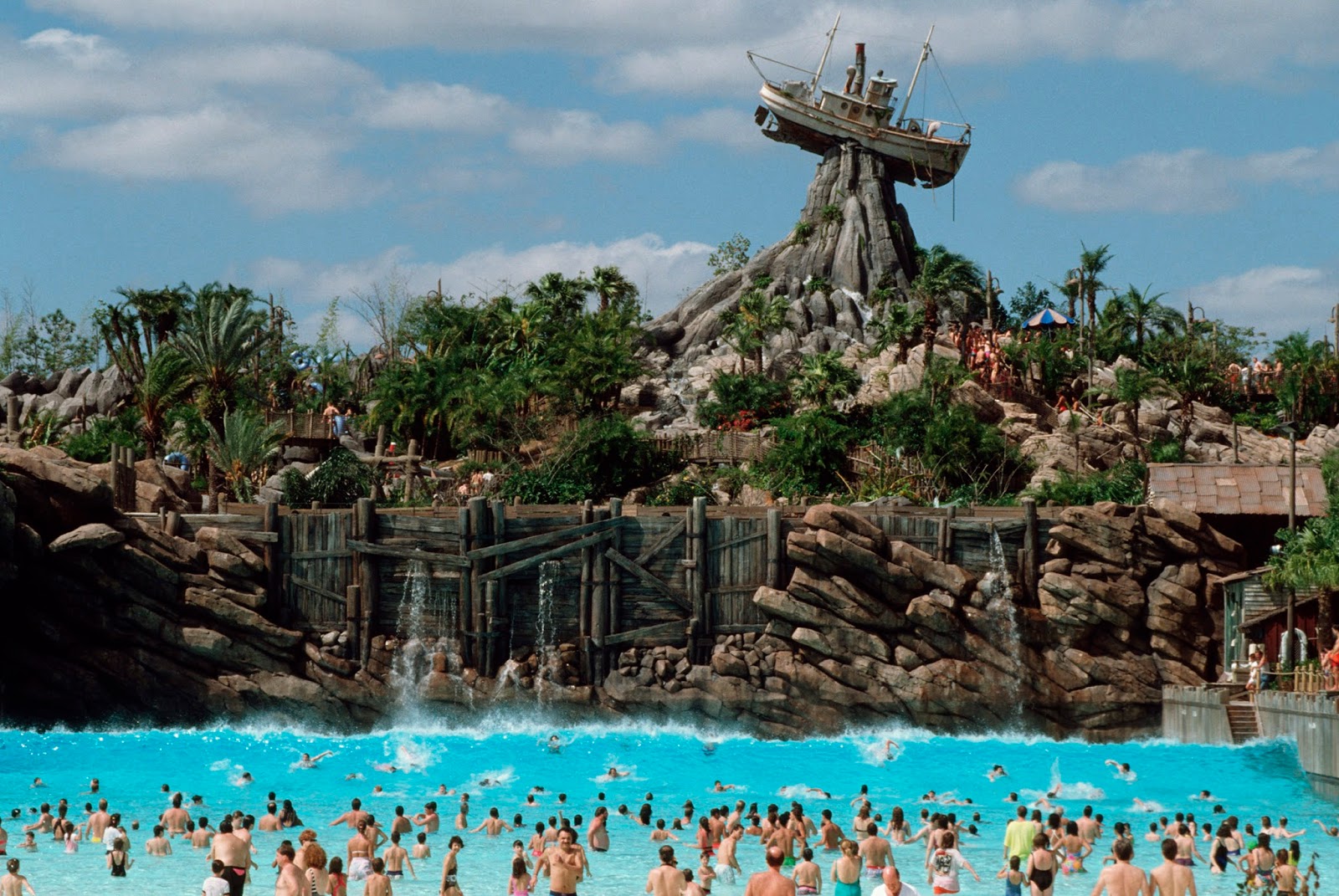 Disney Avenue: The Story Behind Walt Disney World's Infamous Wave Machine