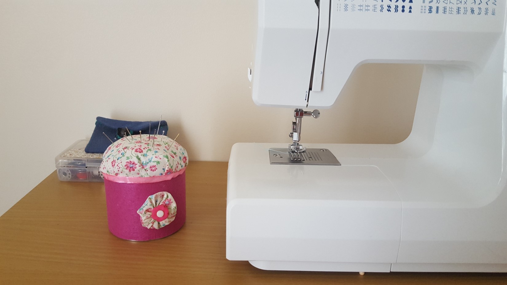 Sewing trinkets box with pincushion (from an upcycled tin can) |Keeping ...